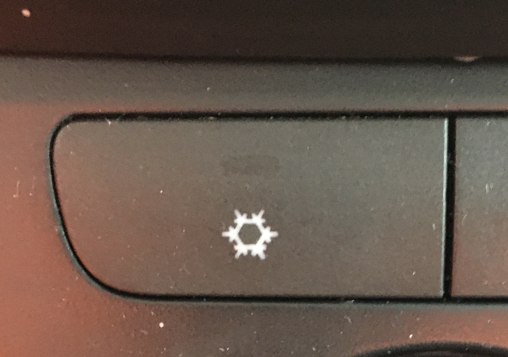Welke afbeelding/symbool staat er op het airco knopje in een Fiat Doblo ...